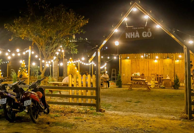 Tiệm Nướng Nhà Gỗ 81 Huyền Trân Công Chúa, Thủy Xuân, Thành phố Huế ...